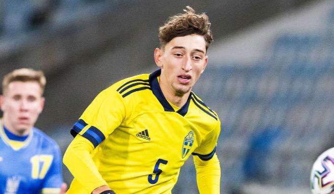 Juventus funderar på att flytta upp Jonas Rouhi? - Fotbolltransfers.com