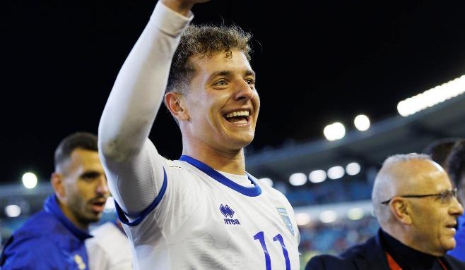 Sky: Bayern trappar upp jakten på Fisnik Asllani - Fotbolltransfers.com